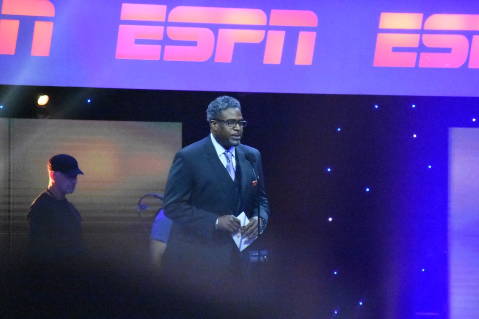 DSC_5318 Presente Tracy Rocker 1988 Outland winner from Auburn « The ...